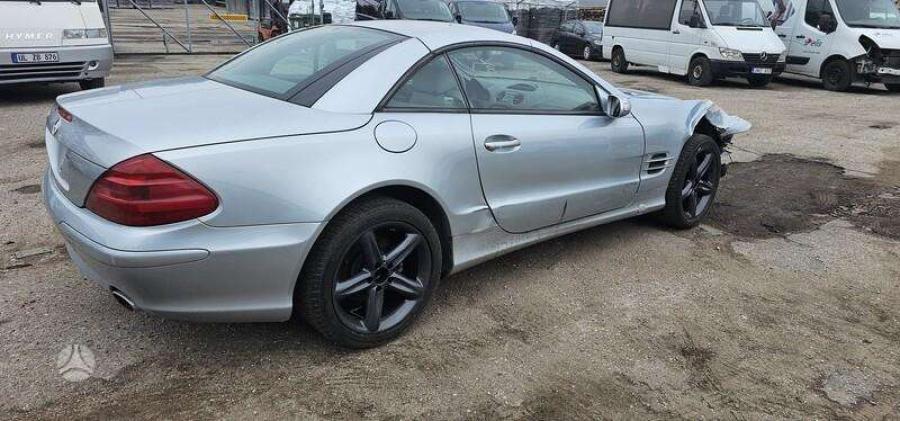 Синий Мерседес СЛ 500 2004 в Клайпеда, объемом двигателя 5.00 л и пробегом 174 тыс. км за 5300 €, фото 8 на AUTOMOTO.COM.LV