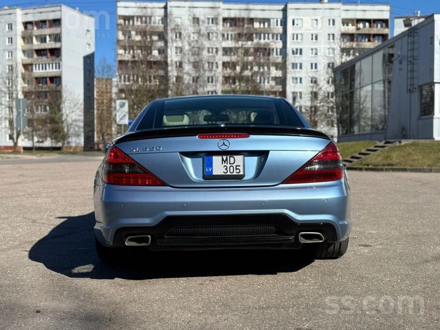 Синий Мерседес СЛ 500 2010 в Рига, объемом двигателя 5.50 л и пробегом 165 тыс. км за 22000 €, фото 4 на AUTOMOTO.COM.LV