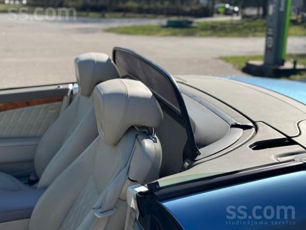 Zils Mercedes-Benz SL 500 2010 Rīga, ar dzinēja tilpumu 5.50 L un nobraukumu 165 tūkst. km par 22000 €, foto 8 vietnē AUTOMOTO.COM.LV