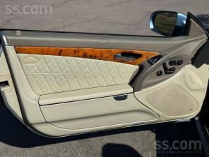 Синий Мерседес СЛ 500 2010 в Рига, объемом двигателя 5.50 л и пробегом 165 тыс. км за 22000 €, фото 11 на AUTOMOTO.COM.LV