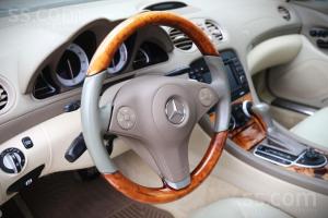 Zils Mercedes-Benz SL 500 2010 Rīga, ar dzinēja tilpumu 5.50 L un nobraukumu 168 tūkst. km par 19995 €, foto 11 vietnē AUTOMOTO.COM.LV