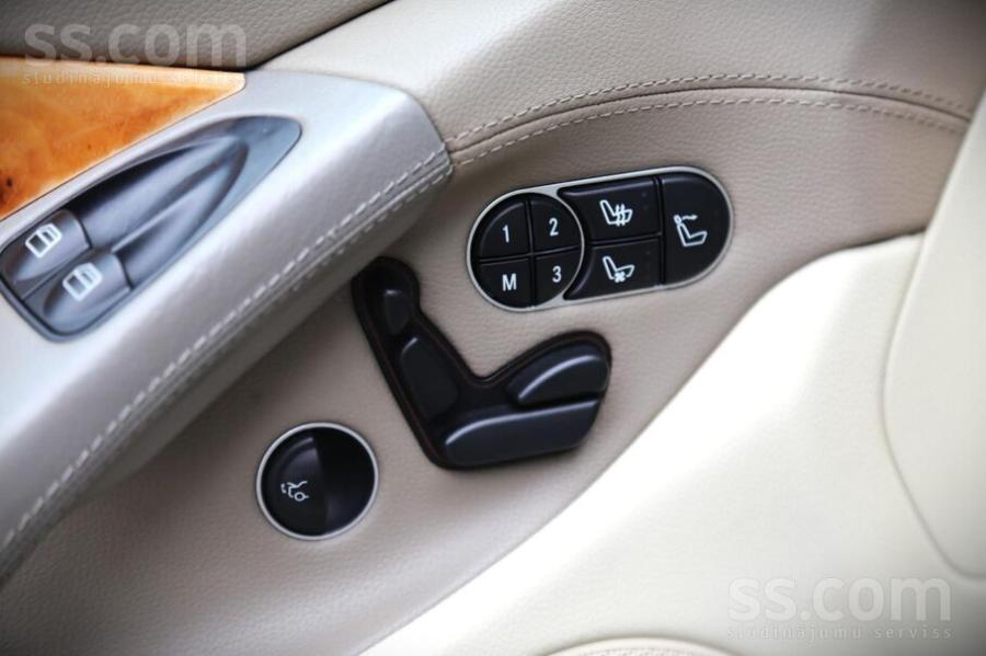 Zils Mercedes-Benz SL 500 2010 Rīga, ar dzinēja tilpumu 5.50 L un nobraukumu 168 tūkst. km par 19995 €, foto 17 vietnē AUTOMOTO.COM.LV