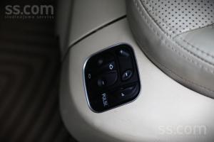 Zils Mercedes-Benz SL 500 2010 Rīga, ar dzinēja tilpumu 5.50 L un nobraukumu 168 tūkst. km par 19995 €, foto 18 vietnē AUTOMOTO.COM.LV