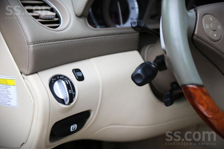 Zils Mercedes-Benz SL 500 2010 Rīga, ar dzinēja tilpumu 5.50 L un nobraukumu 168 tūkst. km par 19995 €, foto 19 vietnē AUTOMOTO.COM.LV