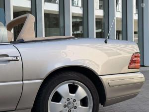 Brown Mercedes-Benz SL 500 1999 in Vilnius, with an engine capacity of 4.97 L and mileage of 155 thousand km for 24990 €, photo 4 on AUTOMOTO.COM.LV
