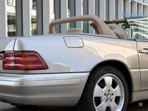 Brown Mercedes-Benz SL 500 1999 in Vilnius, with an engine capacity of 4.97 L and mileage of 155 thousand km for 24990 €, photo 7 on AUTOMOTO.COM.LV