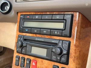 Brown Mercedes-Benz SL 500 1999 in Vilnius, with an engine capacity of 4.97 L and mileage of 155 thousand km for 24990 €, photo 18 on AUTOMOTO.COM.LV