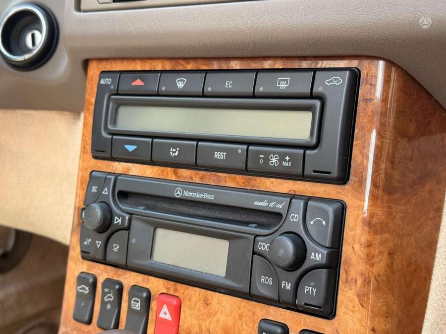 Brown Mercedes-Benz SL 500 1999 in Vilnius, with an engine capacity of 4.97 L and mileage of 155 thousand km for 24990 €, photo 18 on AUTOMOTO.COM.LV