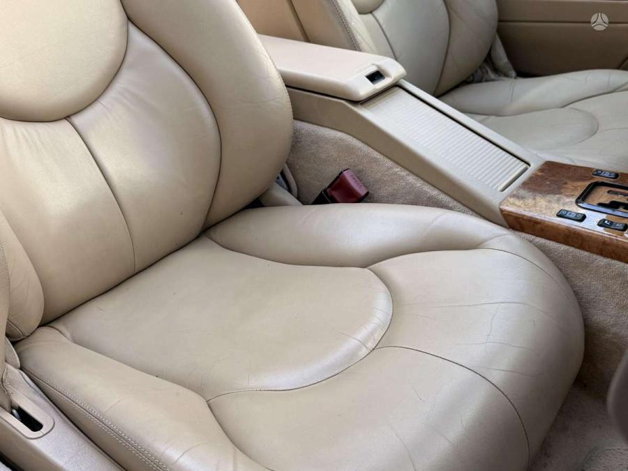 Brown Mercedes-Benz SL 500 1999 in Vilnius, with an engine capacity of 4.97 L and mileage of 155 thousand km for 24990 €, photo 19 on AUTOMOTO.COM.LV