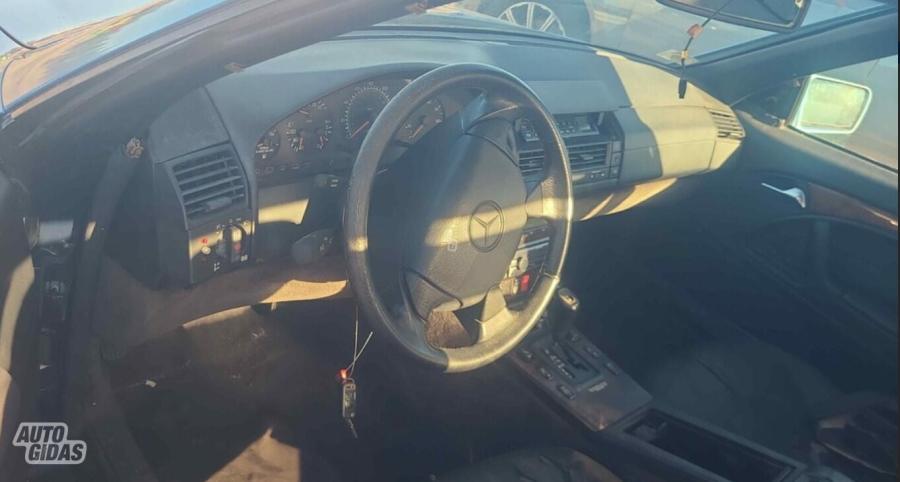 Mercedes-Benz SL 500 1998 Klaipėda, ar dzinēja tilpumu 5.00 L un nobraukumu 120 tūkst. km par 5200 €, foto 3 vietnē AUTOMOTO.COM.LV