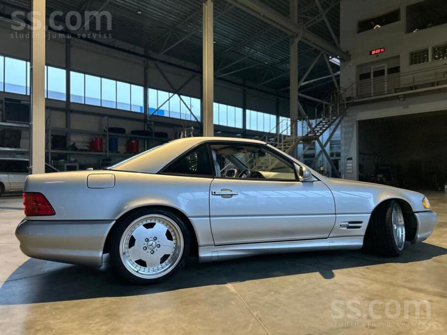 Mercedes-Benz SL 500 1999 in Jurmala, with an engine capacity of 4.90 L and mileage of 201 thousand km for 15000 €, photo 4 on AUTOMOTO.COM.LV