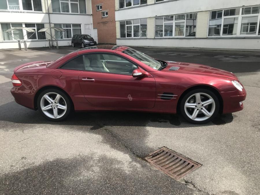 Mercedes-Benz SL 500 2003 in Klaipeda, with an engine capacity of 5.00 L and mileage of 82 thousand km for 17000 €, photo 5 on AUTOMOTO.COM.LV