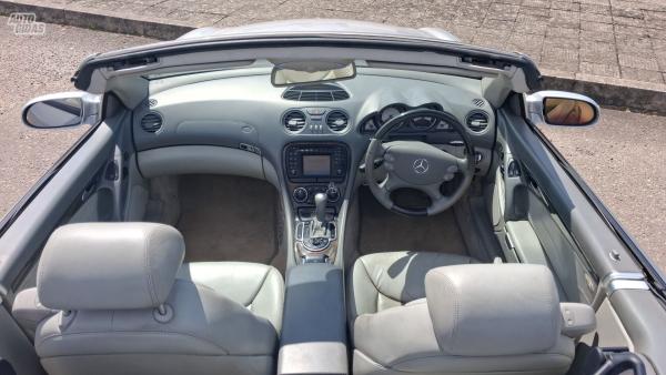 Mercedes-Benz SL 500 2004 in Kaunas, with an engine capacity of 5.00 L and mileage of 180 thousand km for 4999 €, photo 5 on AUTOMOTO.COM.LV