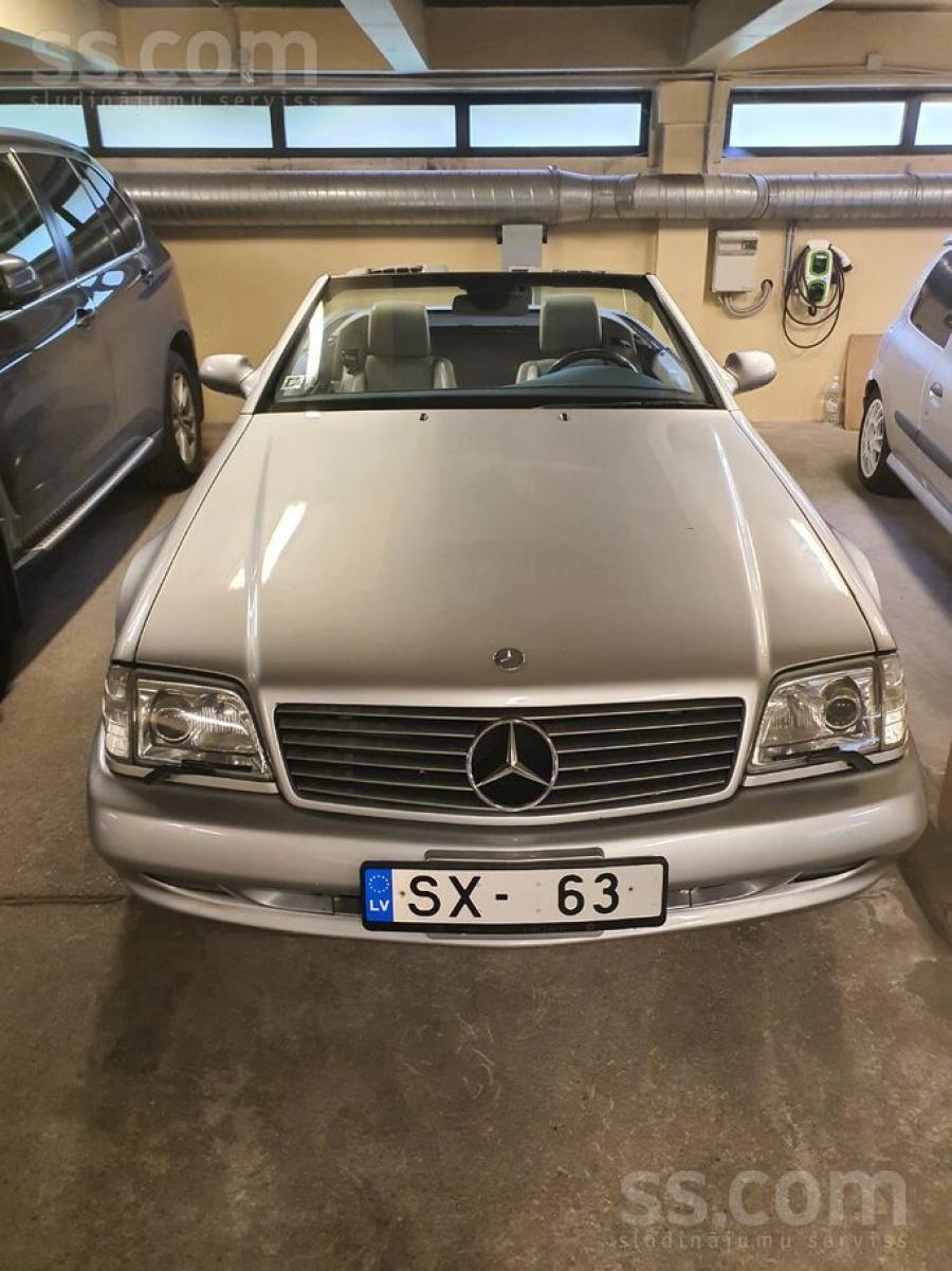 Grey Mercedes-Benz SL 500 1999 in Riga, with an engine capacity of 5.00 L and mileage of 160 thousand km for 16500 €, photo 5 on AUTOMOTO.COM.LV