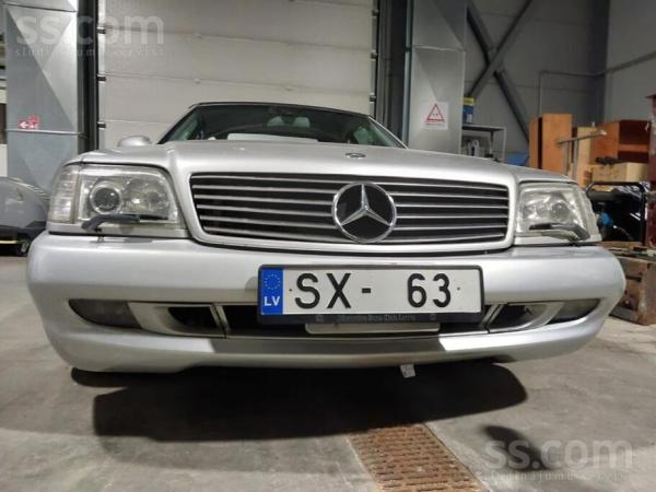 Grey Mercedes-Benz SL 500 1999 in Riga, with an engine capacity of 5.00 L and mileage of 160 thousand km for 16500 €, photo 5 on AUTOMOTO.COM.LV