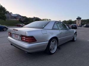 Pelēks Mercedes-Benz SL 500 1999 Viļņa, ar dzinēja tilpumu 5.00 L un nobraukumu 240 tūkst. km par 14000 €, foto 5 vietnē AUTOMOTO.COM.LV