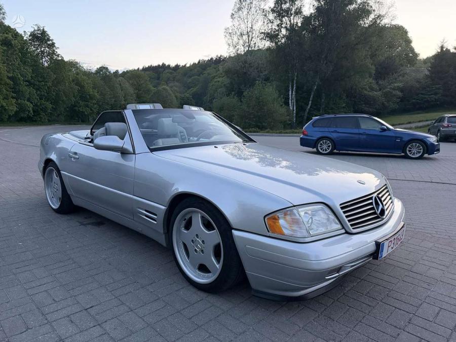 Pelēks Mercedes-Benz SL 500 1999 Viļņa, ar dzinēja tilpumu 5.00 L un nobraukumu 240 tūkst. km par 14000 €, foto 10 vietnē AUTOMOTO.COM.LV