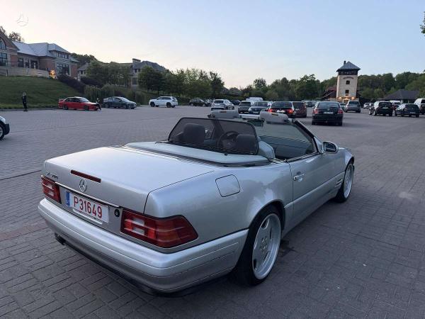 Pelēks Mercedes-Benz SL 500 1999 Viļņa, ar dzinēja tilpumu 5.00 L un nobraukumu 240 tūkst. km par 14000 €, foto 10 vietnē AUTOMOTO.COM.LV