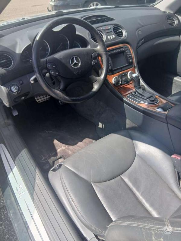 Grey Mercedes-Benz SL 500 2004 in Kaunas, with an engine capacity of 5.00 L and mileage of 0 thousand km for 6000 €, photo 7 on AUTOMOTO.COM.LV
