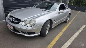 Pelēks Mercedes-Benz SL 500 2005 Kauņa, ar dzinēja tilpumu 5.00 L un nobraukumu 179 tūkst. km par 11999 €, foto 3 vietnē AUTOMOTO.COM.LV