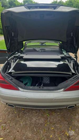 Pelēks Mercedes-Benz SL 500 2005 Kauņa, ar dzinēja tilpumu 5.00 L un nobraukumu 179 tūkst. km par 11999 €, foto 10 vietnē AUTOMOTO.COM.LV