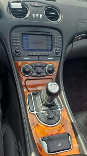 Pelēks Mercedes-Benz SL 500 2005 Kauņa, ar dzinēja tilpumu 5.00 L un nobraukumu 179 tūkst. km par 11999 €, foto 11 vietnē AUTOMOTO.COM.LV
