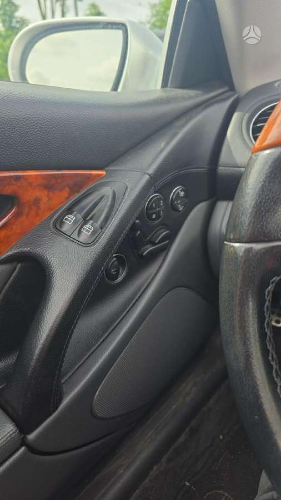 Pelēks Mercedes-Benz SL 500 2005 Kauņa, ar dzinēja tilpumu 5.00 L un nobraukumu 179 tūkst. km par 11999 €, foto 12 vietnē AUTOMOTO.COM.LV