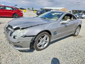 Pelēks Mercedes-Benz SL 500 2006 Šauļi, ar dzinēja tilpumu 5.00 L un nobraukumu 129 tūkst. km par 8150 €, foto  vietnē AUTOMOTO.COM.LV