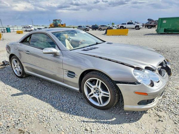 Grey Mercedes-Benz SL 500 2006 in Siauliai, with an engine capacity of 5.00 L and mileage of 129 thousand km for 8150 €, photo 3 on AUTOMOTO.COM.LV