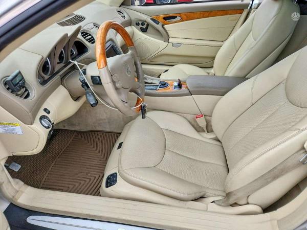 Grey Mercedes-Benz SL 500 2006 in Siauliai, with an engine capacity of 5.00 L and mileage of 129 thousand km for 8150 €, photo 8 on AUTOMOTO.COM.LV