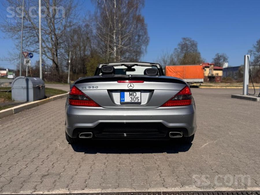 Grey Mercedes-Benz SL 500 2010 in Riga, with an engine capacity of 5.50 L and mileage of 155 thousand km for 20500 €, photo 6 on AUTOMOTO.COM.LV