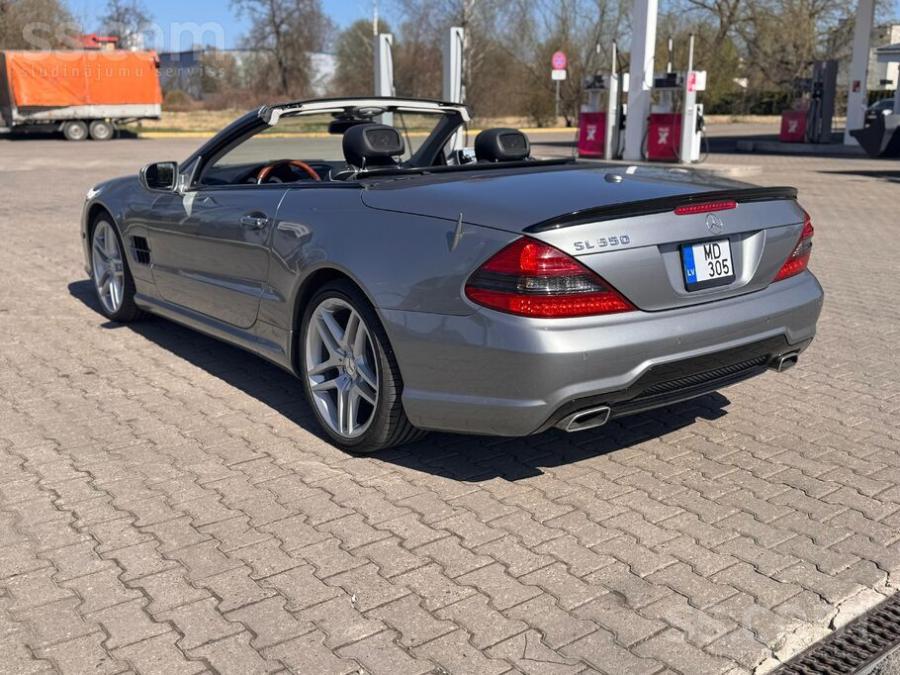 Grey Mercedes-Benz SL 500 2010 in Riga, with an engine capacity of 5.50 L and mileage of 155 thousand km for 20500 €, photo 7 on AUTOMOTO.COM.LV