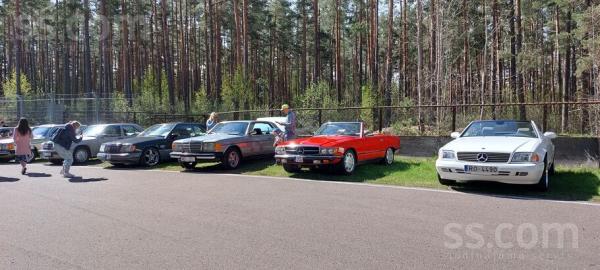 Sarkans Mercedes-Benz SL 500 1985 Rīga, ar dzinēja tilpumu 5.00 L un nobraukumu 122 tūkst. km par 15000 €, foto 2 vietnē AUTOMOTO.COM.LV
