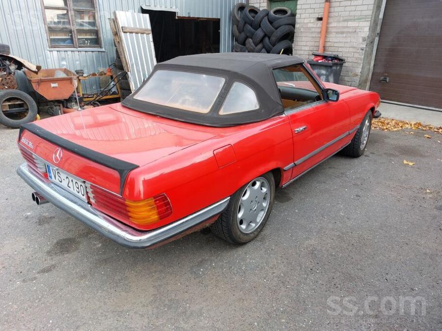 Sarkans Mercedes-Benz SL 500 1985 Rīga, ar dzinēja tilpumu 5.00 L un nobraukumu 122 tūkst. km par 15000 €, foto 5 vietnē AUTOMOTO.COM.LV