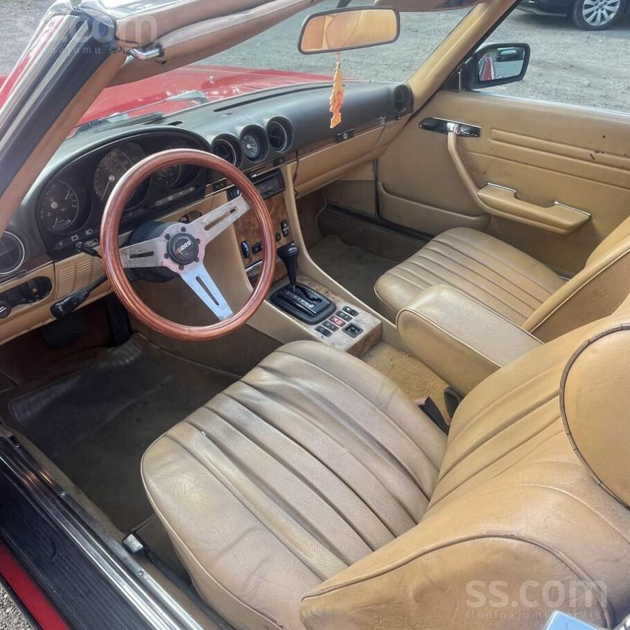Красный Мерседес СЛ 500 1985 в Рига, объемом двигателя 5.00 л и пробегом 123 тыс. км за 16400 €, фото 15 на AUTOMOTO.COM.LV