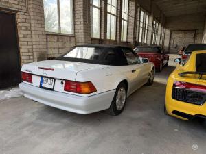 Balts Mercedes-Benz SL 500 1991 Alīta, ar dzinēja tilpumu 4.97 L un nobraukumu 116 tūkst. km par 16000 €, foto 4 vietnē AUTOMOTO.COM.LV