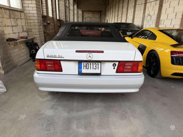 Balts Mercedes-Benz SL 500 1991 Alīta, ar dzinēja tilpumu 4.97 L un nobraukumu 116 tūkst. km par 16000 €, foto 5 vietnē AUTOMOTO.COM.LV