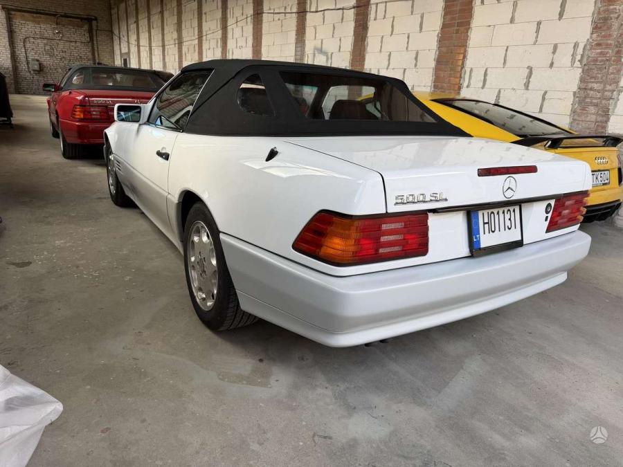 Balts Mercedes-Benz SL 500 1991 Alīta, ar dzinēja tilpumu 4.97 L un nobraukumu 116 tūkst. km par 16000 €, foto 6 vietnē AUTOMOTO.COM.LV