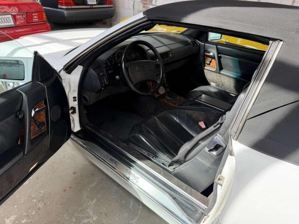 Balts Mercedes-Benz SL 500 1991 Alīta, ar dzinēja tilpumu 4.97 L un nobraukumu 116 tūkst. km par 16000 €, foto 7 vietnē AUTOMOTO.COM.LV