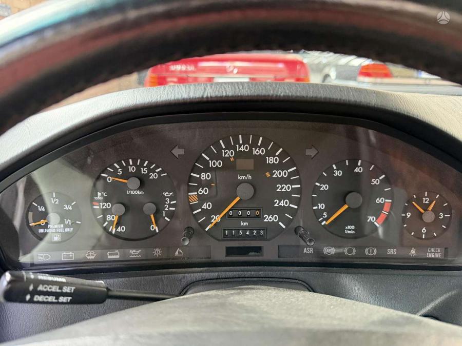Balts Mercedes-Benz SL 500 1991 Alīta, ar dzinēja tilpumu 4.97 L un nobraukumu 116 tūkst. km par 16000 €, foto 11 vietnē AUTOMOTO.COM.LV