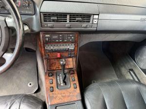 Balts Mercedes-Benz SL 500 1991 Alīta, ar dzinēja tilpumu 4.97 L un nobraukumu 116 tūkst. km par 16000 €, foto 12 vietnē AUTOMOTO.COM.LV