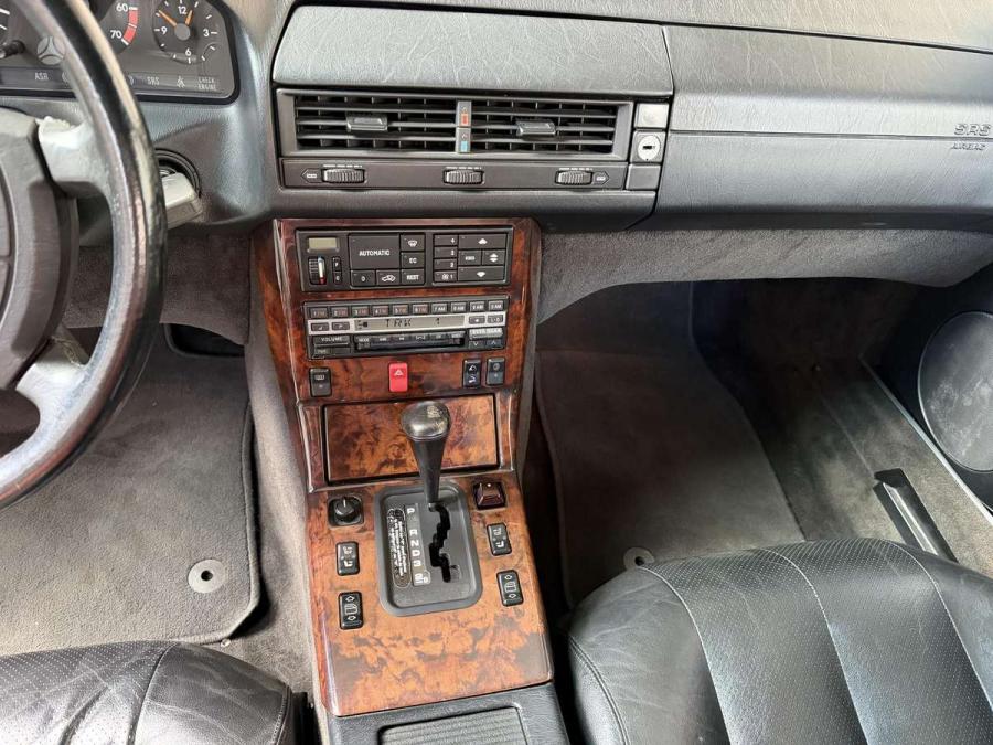 Balts Mercedes-Benz SL 500 1991 Alīta, ar dzinēja tilpumu 4.97 L un nobraukumu 116 tūkst. km par 16000 €, foto 12 vietnē AUTOMOTO.COM.LV