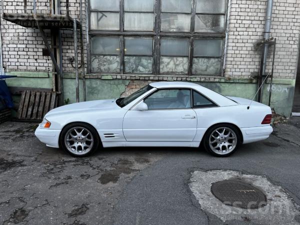 Balts Mercedes-Benz SL 500 1999 Rīga, ar dzinēja tilpumu 5.00 L un nobraukumu 157 tūkst. km par 17500 €, foto 2 vietnē AUTOMOTO.COM.LV