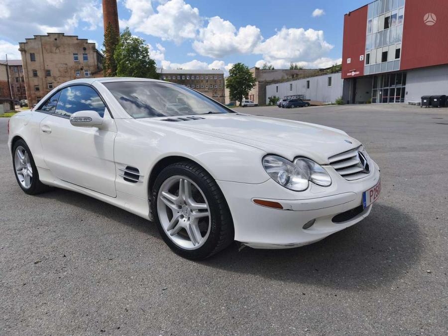 Balts Mercedes-Benz SL 500 2003 Šauļi, ar dzinēja tilpumu 5.00 L un nobraukumu 196 tūkst. km par 6850 €, foto 1 vietnē AUTOMOTO.COM.LV