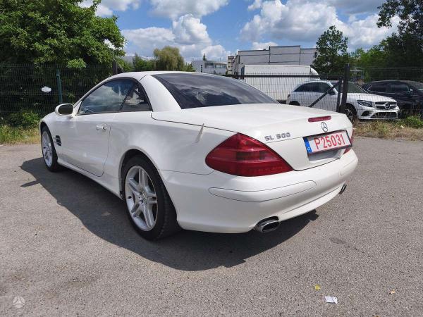 Balts Mercedes-Benz SL 500 2003 Šauļi, ar dzinēja tilpumu 5.00 L un nobraukumu 196 tūkst. km par 6850 €, foto 9 vietnē AUTOMOTO.COM.LV