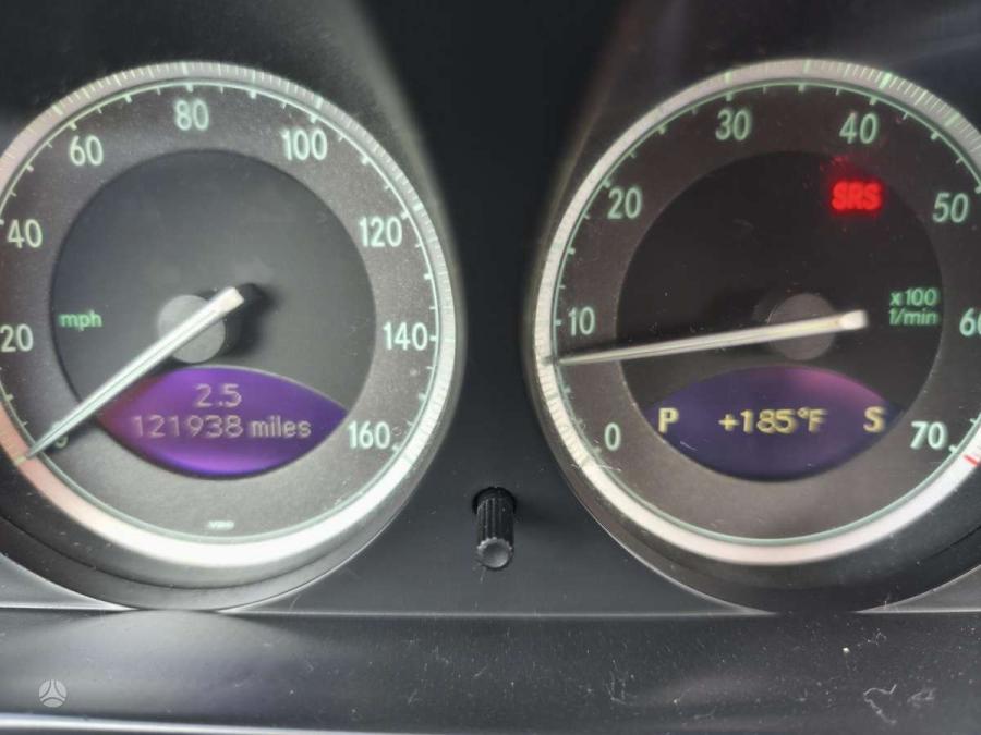 Balts Mercedes-Benz SL 500 2003 Šauļi, ar dzinēja tilpumu 5.00 L un nobraukumu 196 tūkst. km par 6850 €, foto 14 vietnē AUTOMOTO.COM.LV