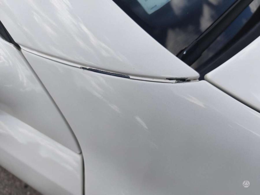 Balts Mercedes-Benz SL 500 2003 Šauļi, ar dzinēja tilpumu 5.00 L un nobraukumu 196 tūkst. km par 6850 €, foto 17 vietnē AUTOMOTO.COM.LV