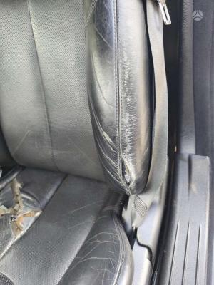 Balts Mercedes-Benz SL 500 2003 Šauļi, ar dzinēja tilpumu 5.00 L un nobraukumu 196 tūkst. km par 6850 €, foto 18 vietnē AUTOMOTO.COM.LV