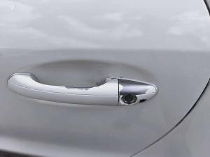 Balts Mercedes-Benz SL 500 2003 Šauļi, ar dzinēja tilpumu 5.00 L un nobraukumu 196 tūkst. km par 6850 €, foto 25 vietnē AUTOMOTO.COM.LV