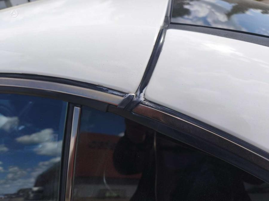 Balts Mercedes-Benz SL 500 2003 Šauļi, ar dzinēja tilpumu 5.00 L un nobraukumu 196 tūkst. km par 6850 €, foto 26 vietnē AUTOMOTO.COM.LV